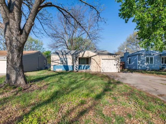 2331 S Dellrose Ave, Wichita, KS 67218