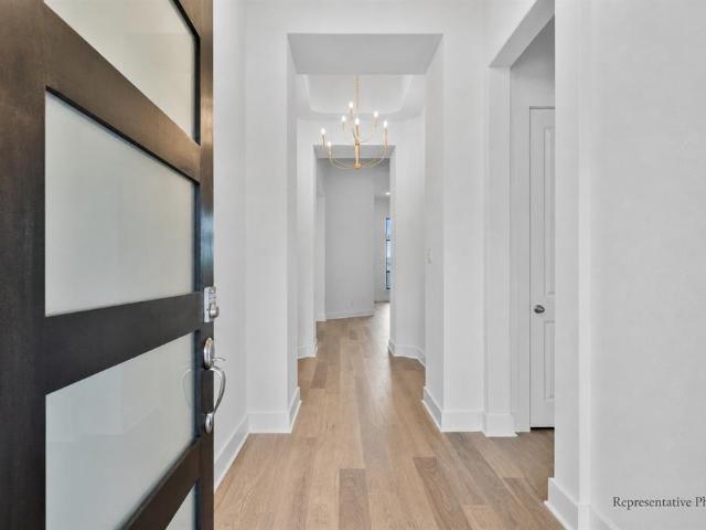 2332 Miranda Lane