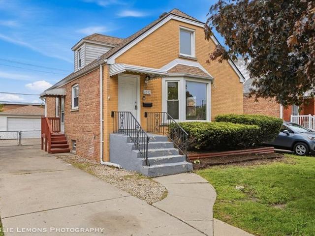 2332 N Leyden Ave, River Grove, IL 60171