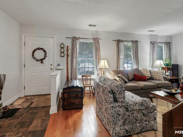 2332 Oliver Court