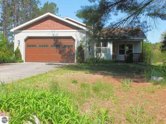 2332 Arthur Ct, Traverse City, MI 49685