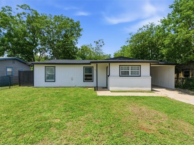 2332 Felder Ln, Fort Worth, TX 76112