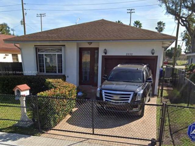 2332 Hope St, Hollywood, FL 33020