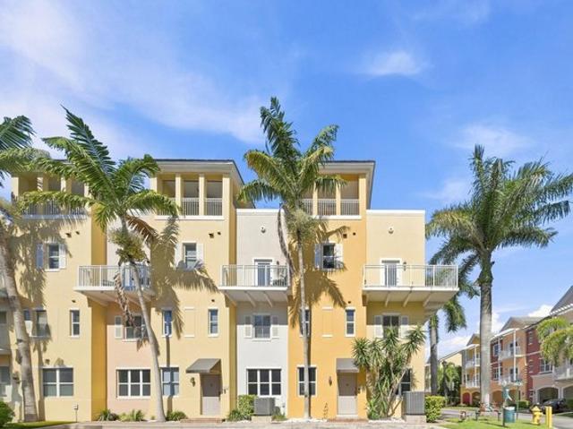 2332 Vintage Dr, Lighthouse Point, FL 33064