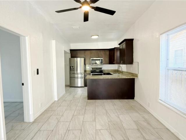 2332 W Pine St, Tampa, FL 33607 | MLS #TB8478 | Compass