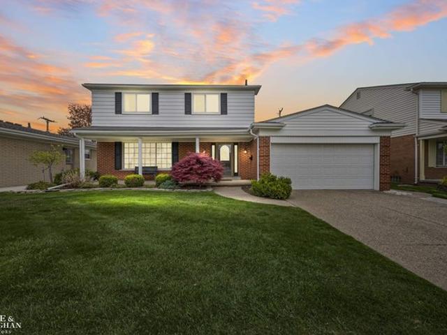 23331 S Colonial Ct, Saint Clair Shores, MI 48080