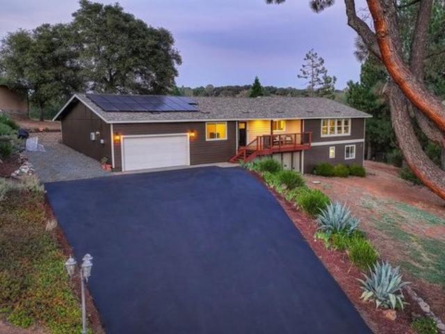 23339 Wayfarer Ct, Auburn, CA 95602