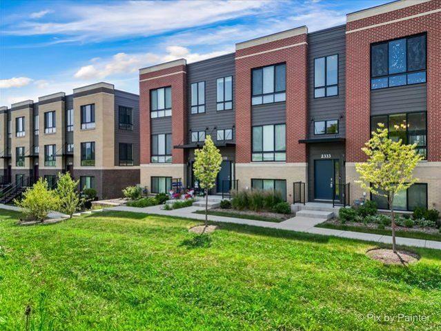 2333 Alumni Drive, Schaumburg, US, IL