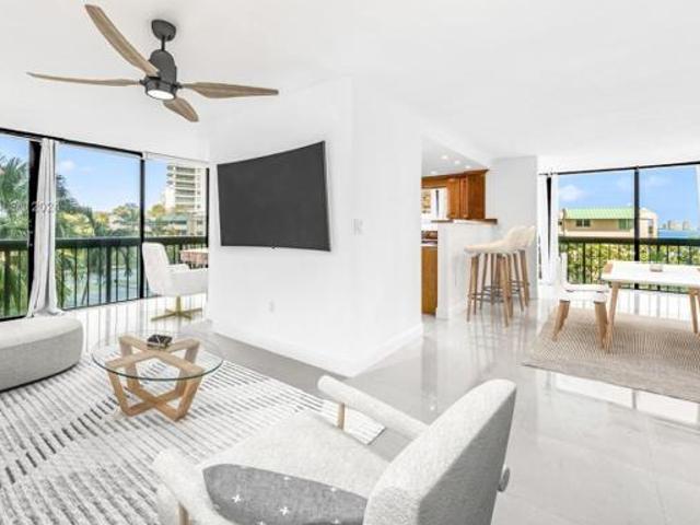 2333 Brickell Ave #305, Miami, FL 33129