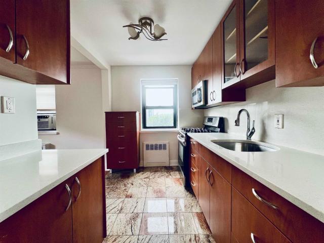 2333 Hudson Terrace Unit D4, Fort Lee, US, NJ
