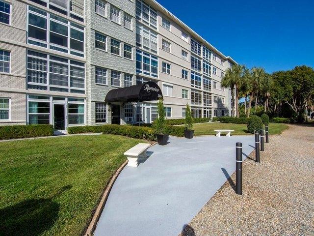 2333 Indian River Blvd, Vero Beach, FL 32960