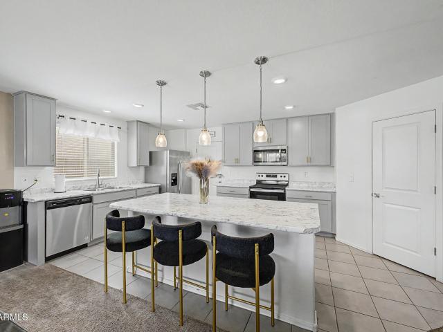 2333 w kowalsky lane