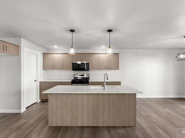 2333 W Red Jasper Dr