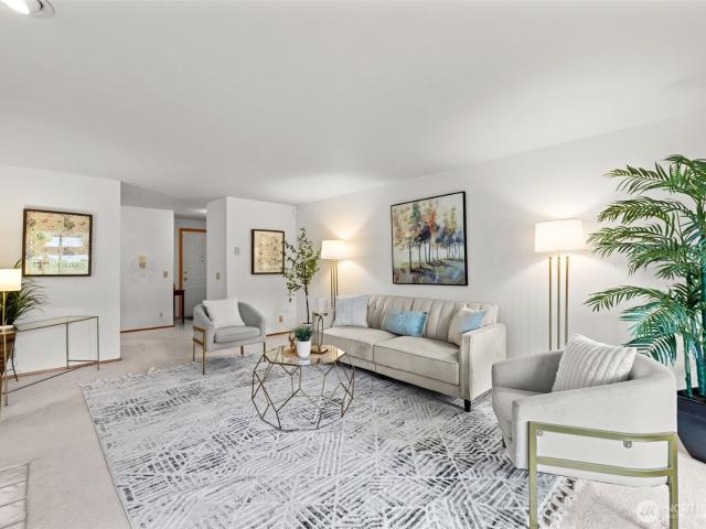 233 3rd Avenue S # 101