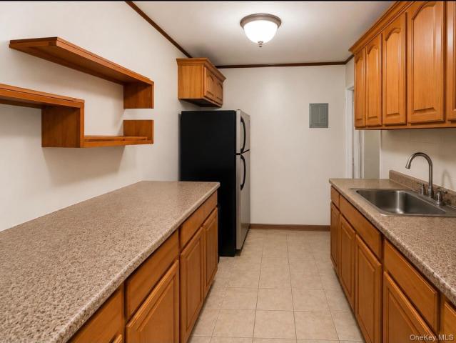 233 14 st Avenue #Lower