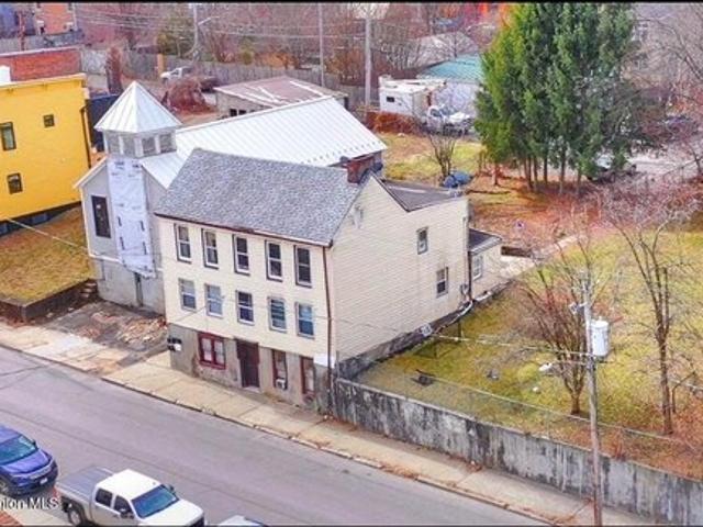 233 235 Columbia St, Hudson, NY 12534
