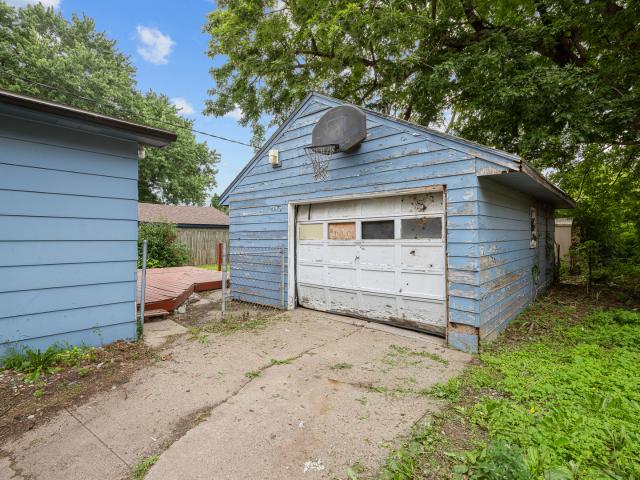 233 4th Street E