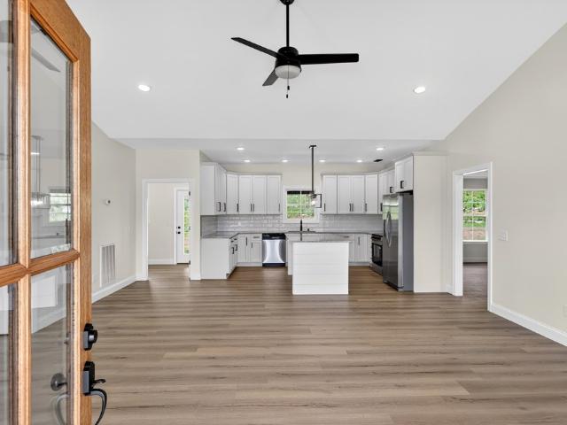 233 Cedar Ln