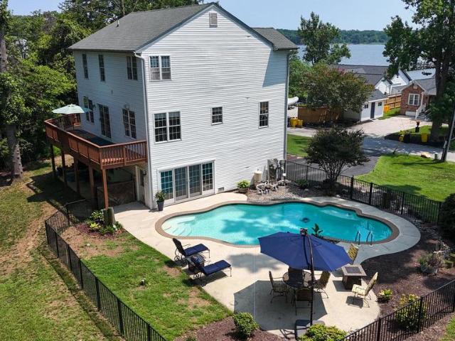 233 Circle Road
