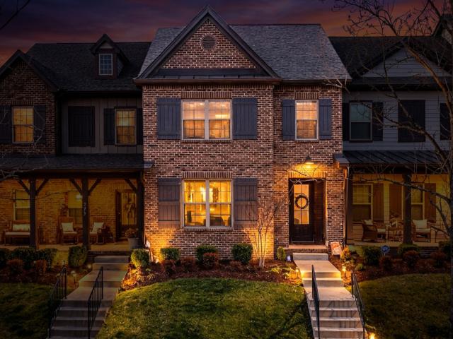 233 Claremont Ct