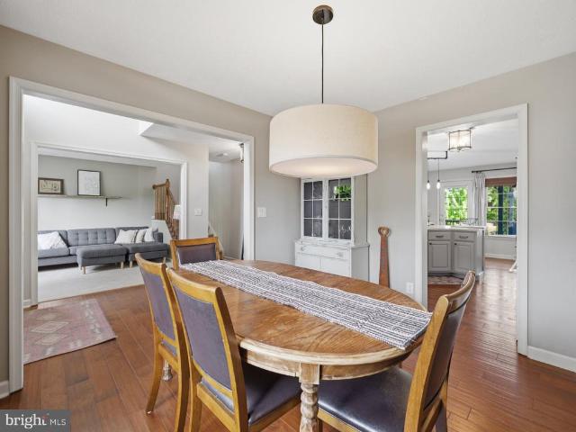 233 Cresthaven Drive