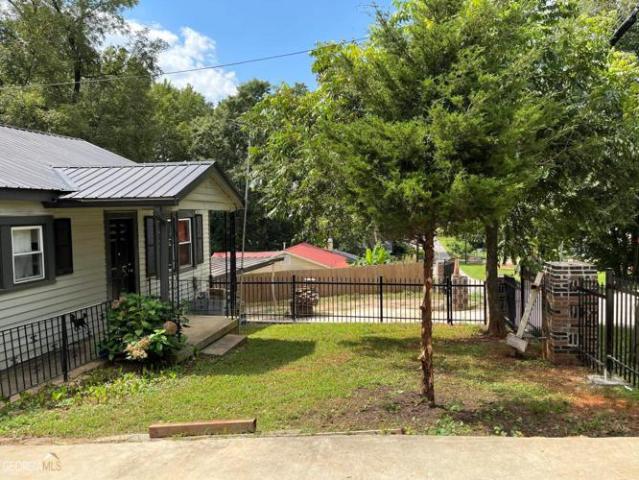 233 Cronic Dr, Gainesville, GA 30504