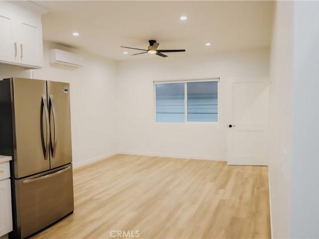 233 A E 25th St