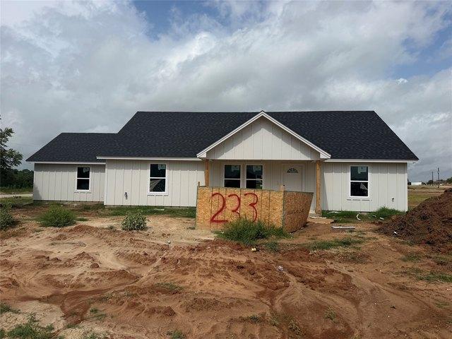 233 Altom Rd, Springtown, TX 76082