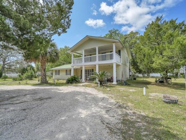 223 Altman Rd, Freeport, FL 32439