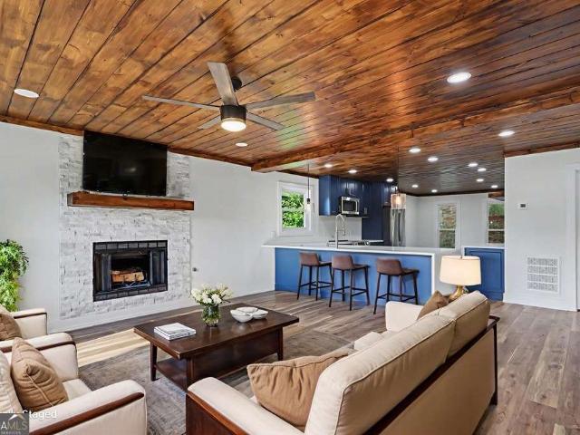 233 Bradshaw Road