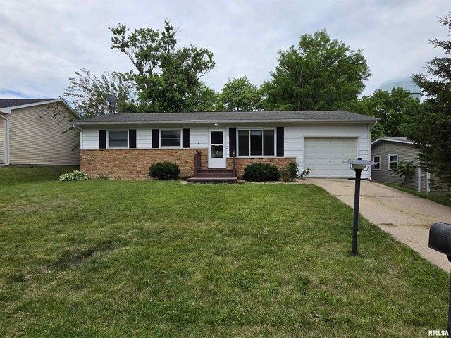 233 Briargate Rd, Washington, IL 61571