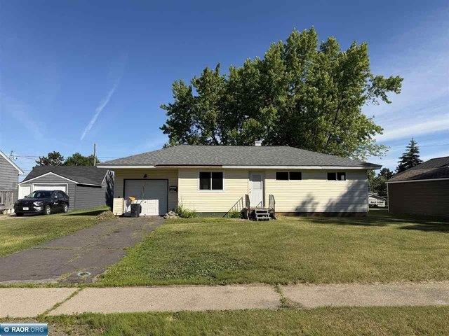 233 Guilford Rd, Hoyt Lakes, MN 55750