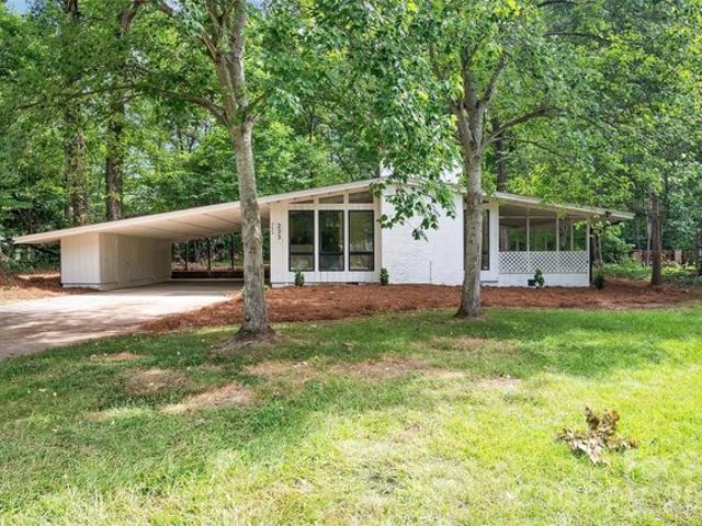 233 Dogwood Dr, Mount Holly, NC 28120