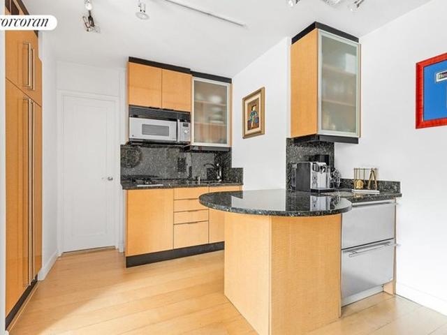 233 E 69th St Apt 10F, New York, NY 10021