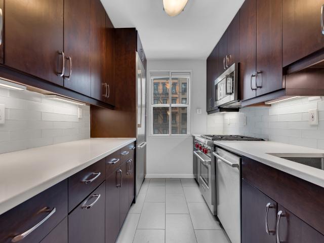 233 E 69TH Street 3L