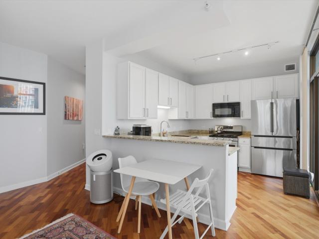 233 E 13th Street # 909