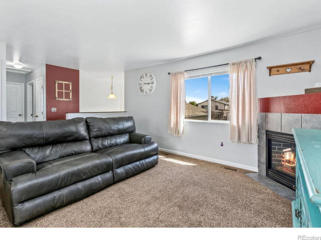 233 E 19th St Rd