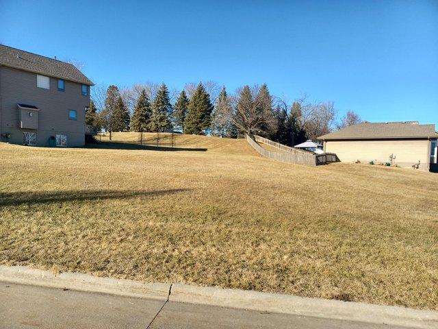 233 E View Dr, Council Bluffs, IA 51503
