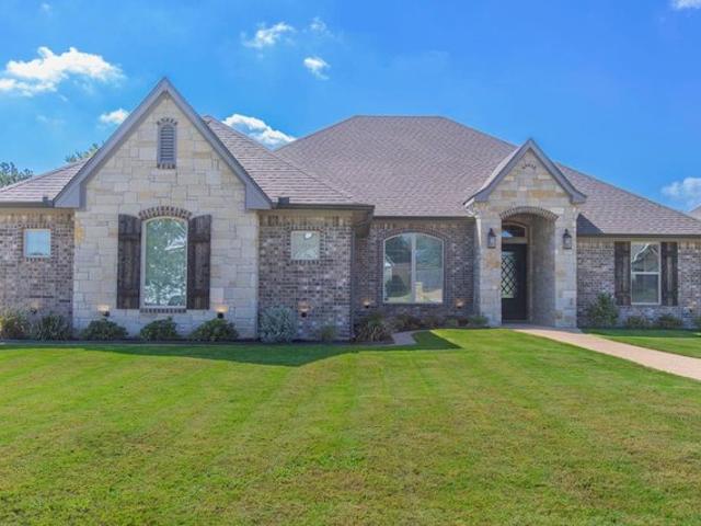 233 Fox Run Ln, Robinson, TX 76706