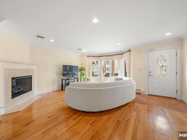 233 Knox Avenue # C0001