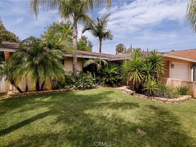 233 Kanan Rd, Oak Park, CA 91377