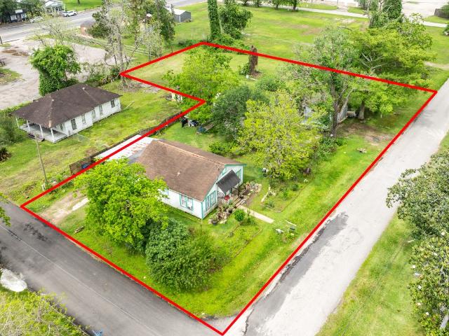 233 Hamilton St, West Columbia, TX 77486 | MLS #88007 | Compass