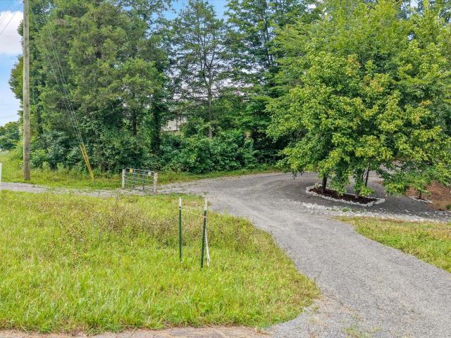 233 Highway 370