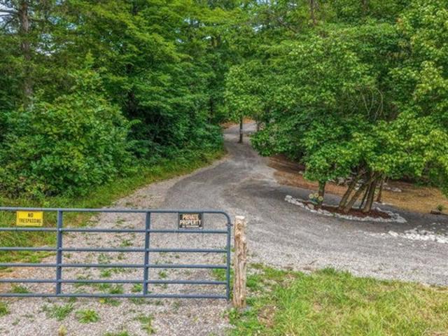 233 Highway 370, Luttrell, TN 37779