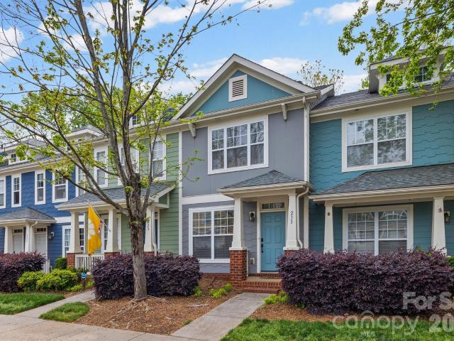 233 Hurston Cir, Charlotte, NC 28208 | MLS #4369
