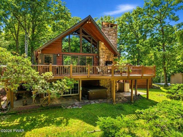 233 Indian Dr, Greentown, PA 18426
