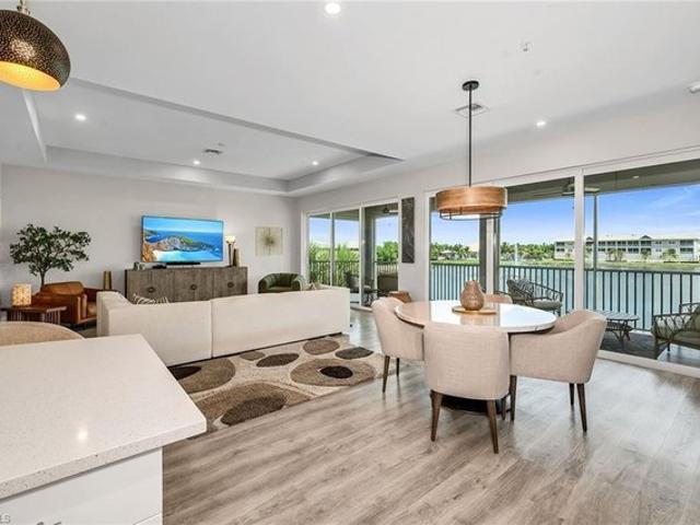 233 Indies Dr E Unit 201, Naples, FL 34114