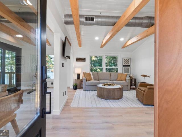 233 Lakeshore Drive