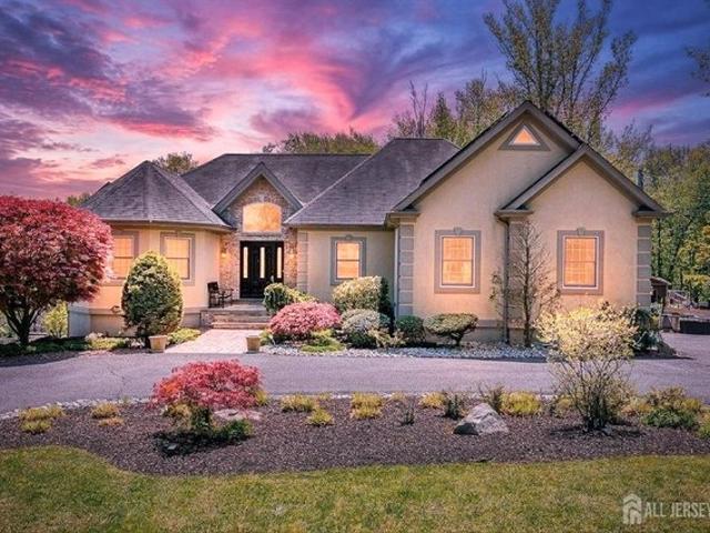 233 Matchaponix Ave, Monroe, NJ 08831