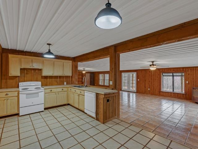 233 MacArthur Ln